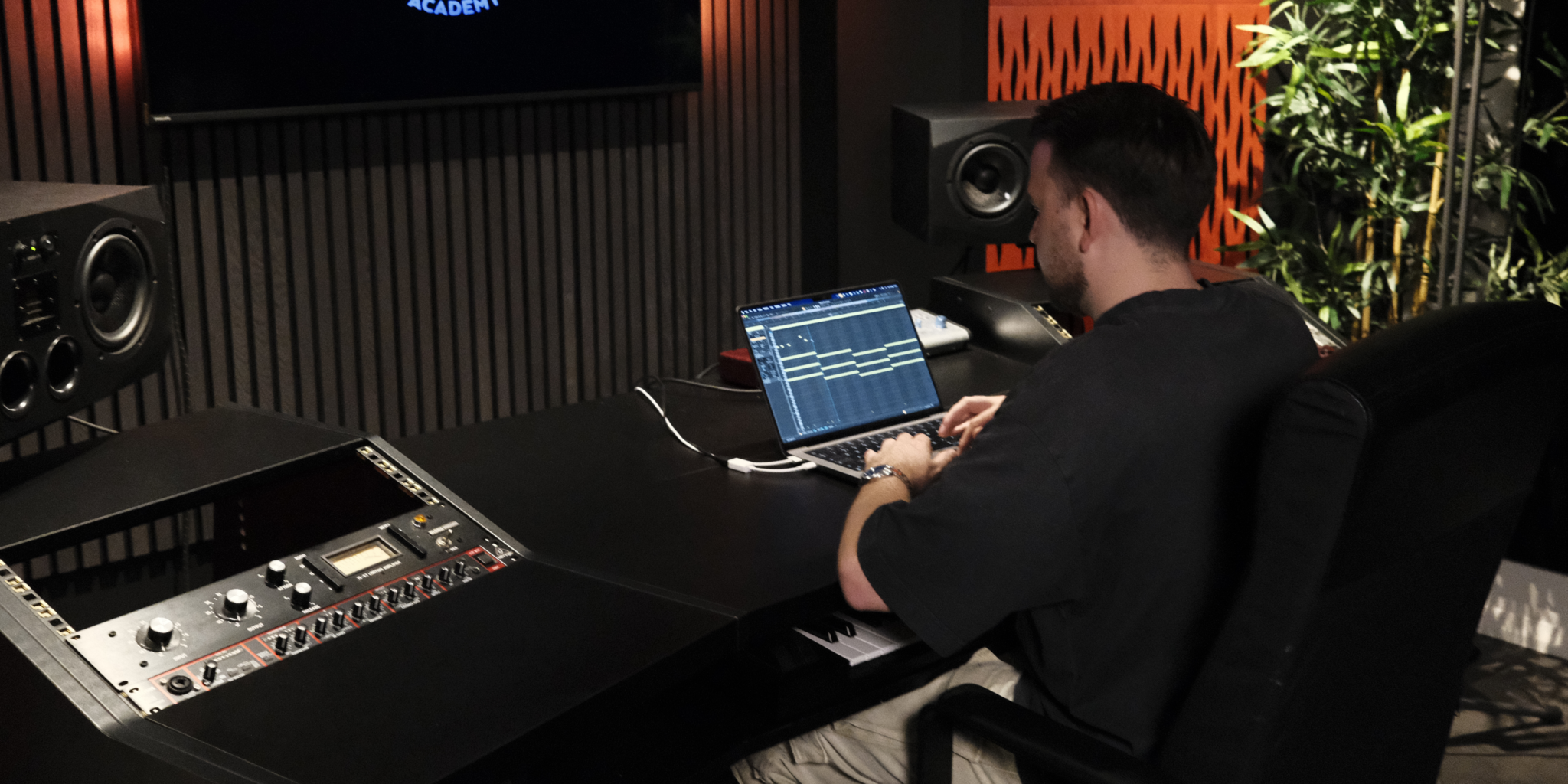 New course: How to make Techno | Tomorrowland Academy